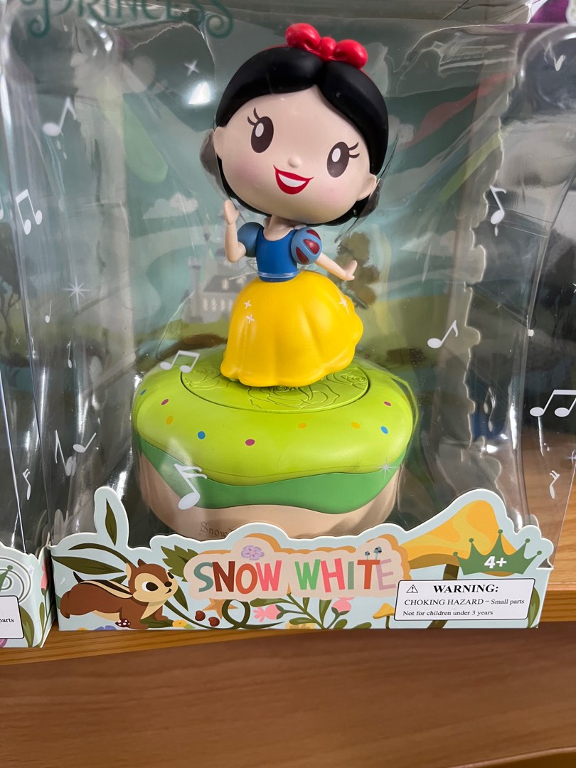 Snow white and Cinderalla figurines, Hobbies & Toys, Toys & Games on ...