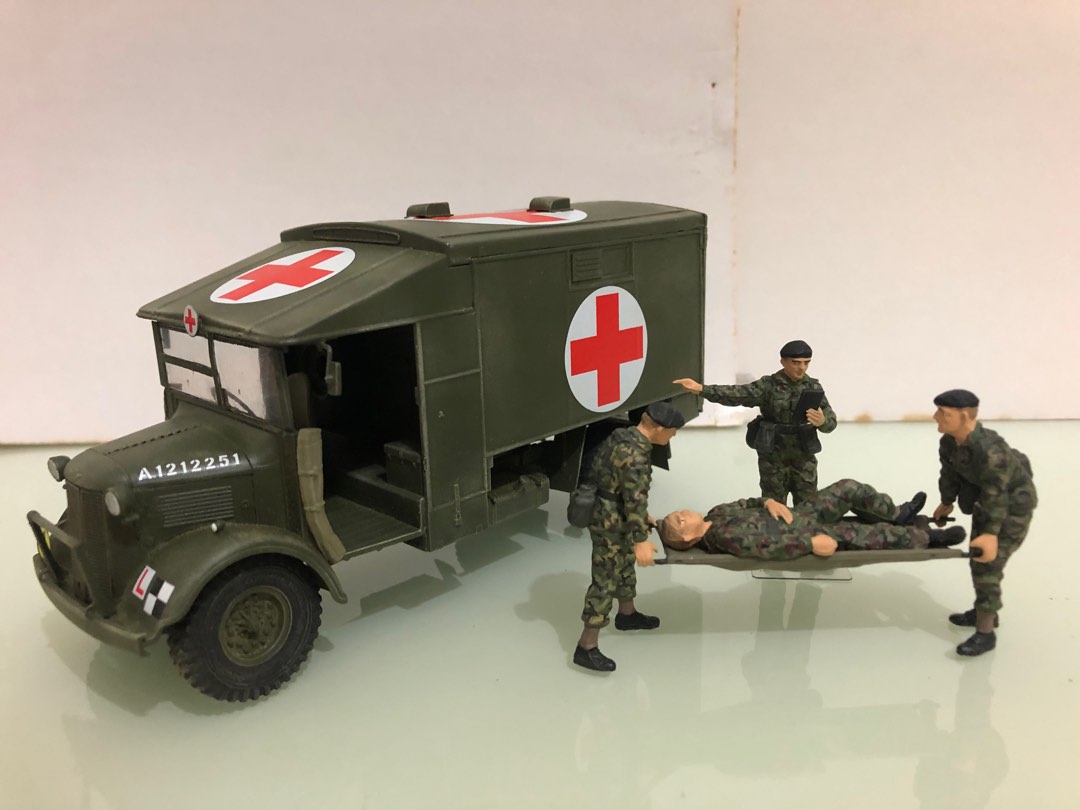1/35 British army Katy Ambulance and DPM dress soldiers, 興趣及遊戲, 玩具 & 遊戲 ...