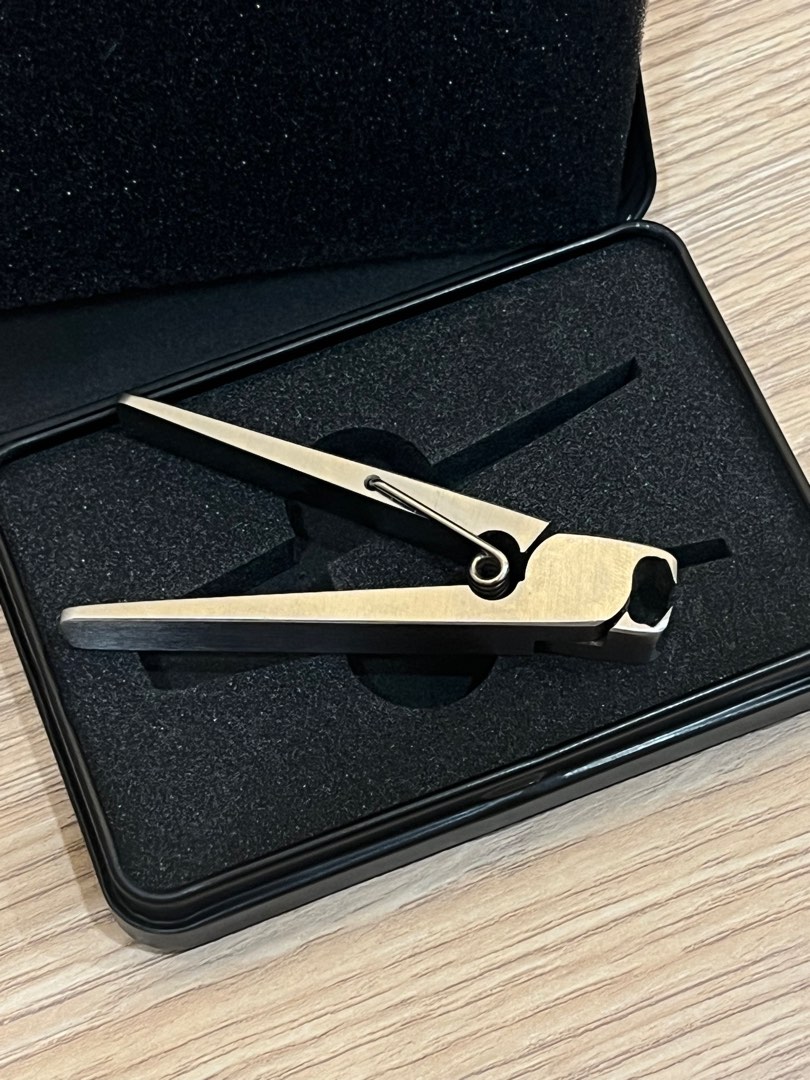 二手 日本 諏訪田製作所 SUWADA Petite 波提指甲剪: 星光銀, 香水、美妝、保養, 美甲、手部保養在旋轉拍賣