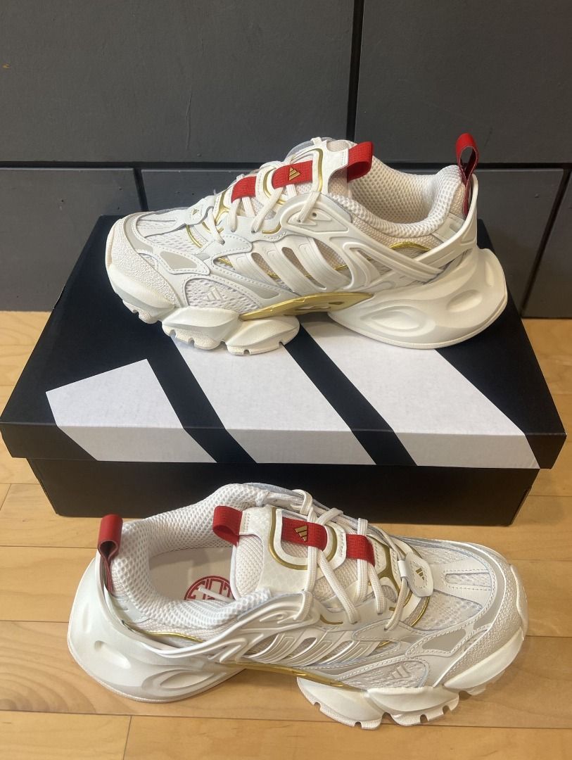 全新有盒 adidas XLG RUNNER DELUXE CNY "year of snake" 低幫 跑步鞋 男女同款 白金, 女裝, 鞋 ...