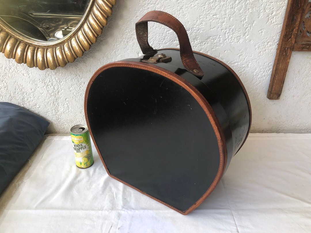 Antique Hat Box Travel Bag, Hobbies & Toys, Memorabilia & Collectibles, Vintage Collectibles on ...
