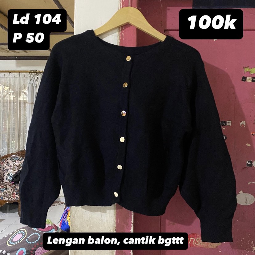 Cardigan Hitam oneck korean look, Fesyen Wanita, Pakaian Wanita, Baju ...