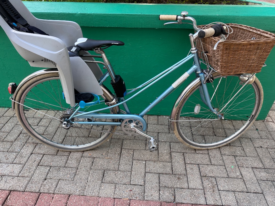 Creme Cafe Racer UNO i3 city bike with thule baby seat 700c like linus tokyobike dutch style ...