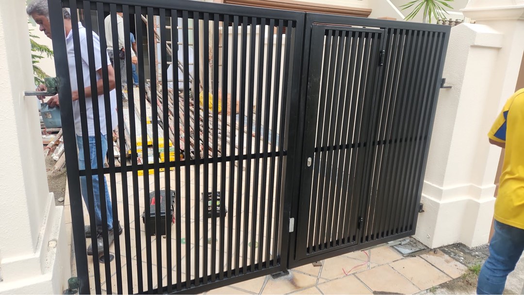 Driveway auto gates for landed, Furniture & Home Living, Security ...