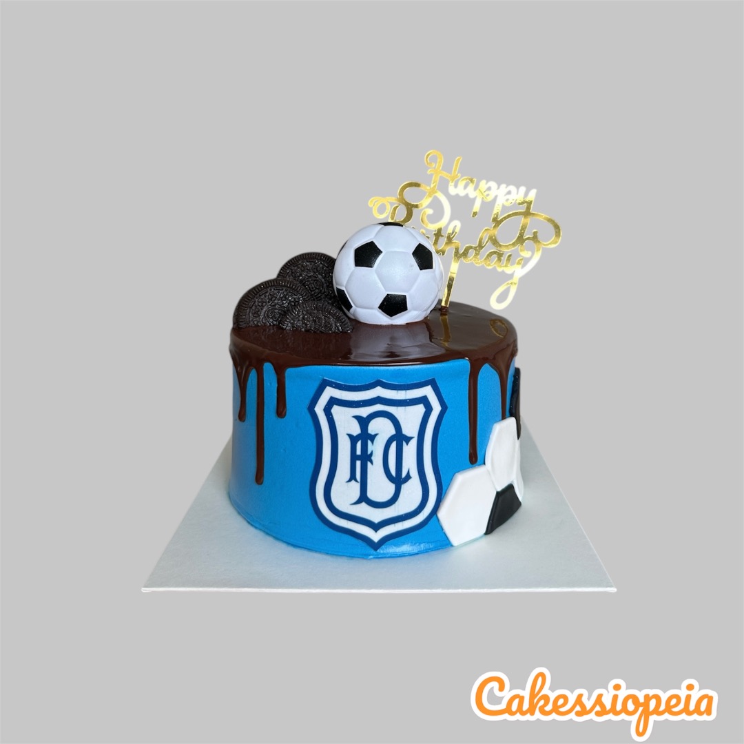 Football Design CAke/Birthday Cake/Customised Cake, Food & Drinks ...