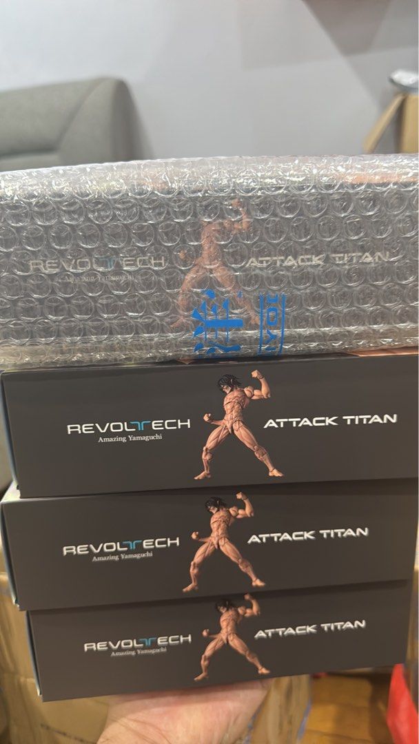 Kaiyodo Revoltech amazing yamaguchi attack on titan eren with preorder ...