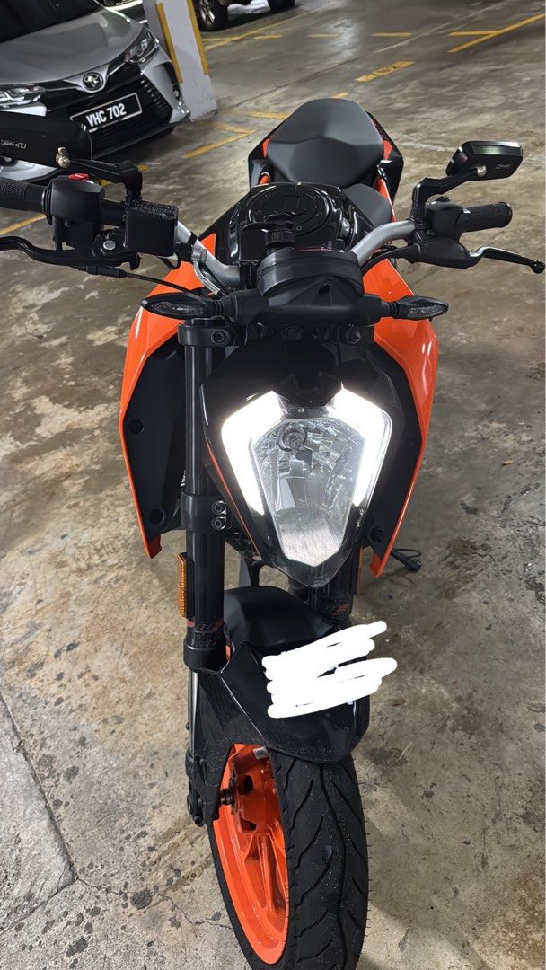 KTM DUKE 200 V2 (2025) ABS, Motorbikes on Carousell
