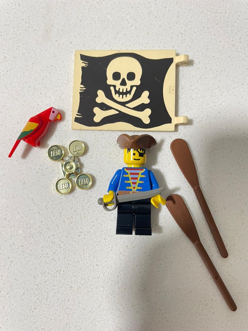 Lego vintage pirate, Hobbies & Toys, Toys & Games on Carousell