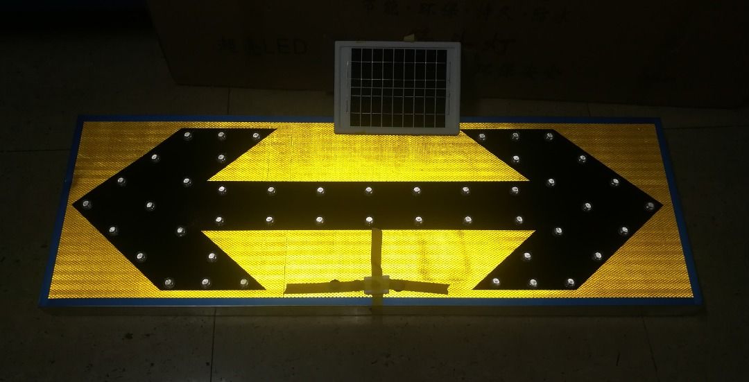 Road Signage Reflective Arrow Signal Warning Light with Stand ...