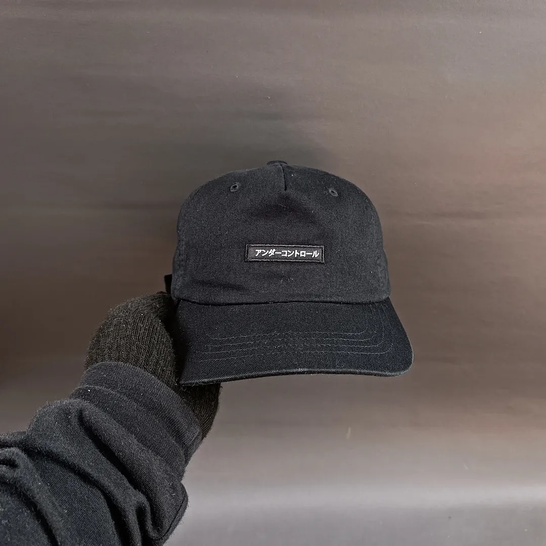 Topi Simple Cap UNDER CONTROL Hitam, Fesyen Pria, Aksesoris, Topi di ...