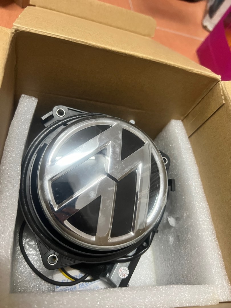 Vw reverse flip camera emblem, Auto Accessories on Carousell