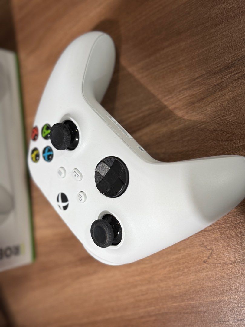 Xbox Robot White Controller, Video Gaming, Gaming Accessories, Controllers on Carousell