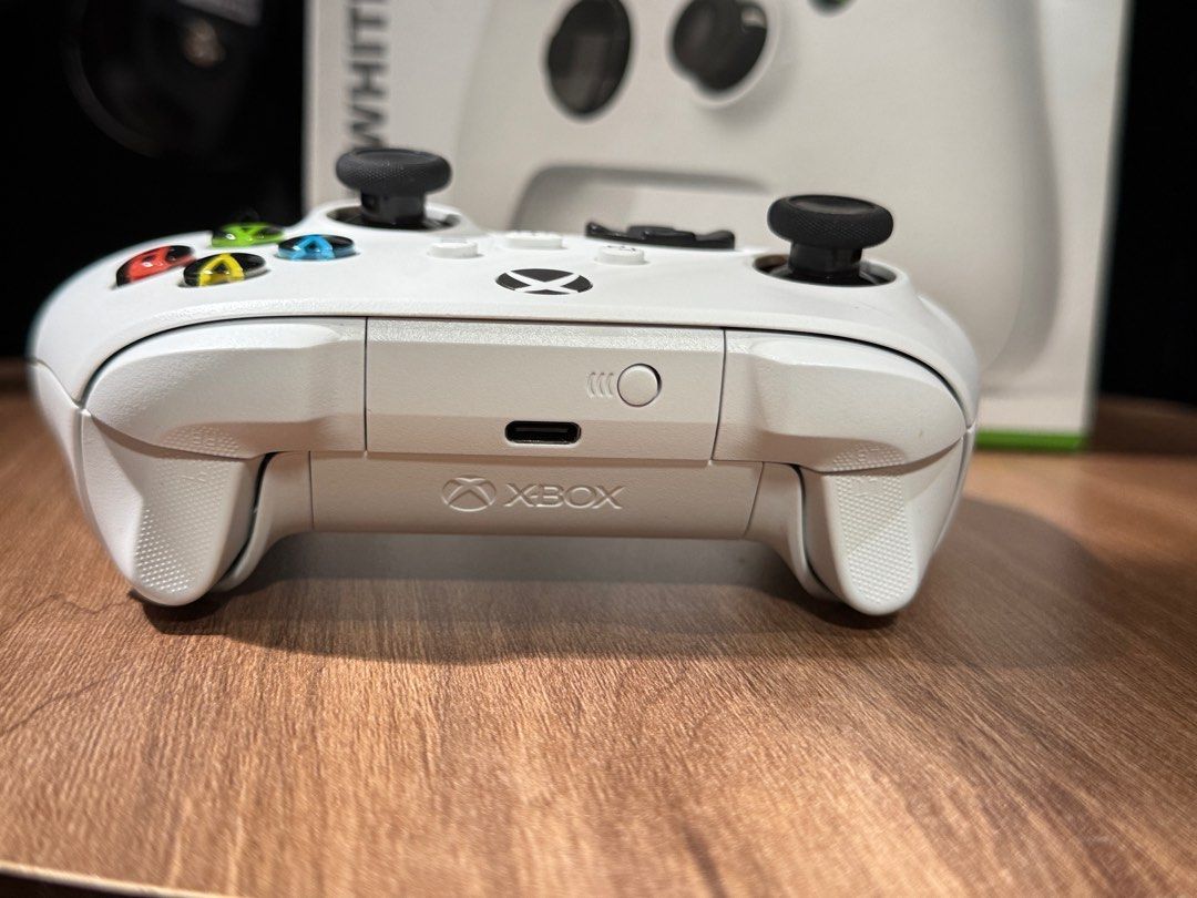 Xbox Robot White Controller, Video Gaming, Gaming Accessories, Controllers on Carousell