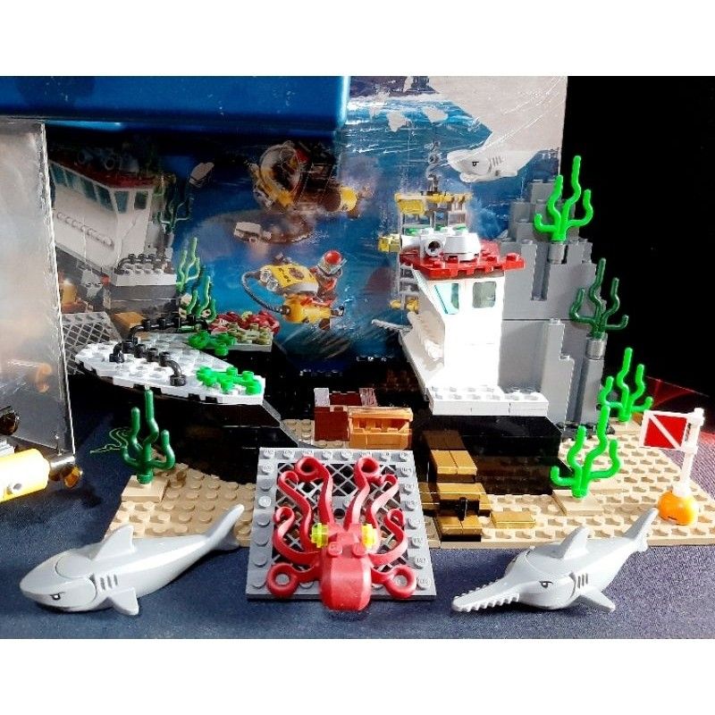 [90% Complete Few Missing Parts] Lego 60095 Deep Sea Exploration Vessel (Built Retired Set ...