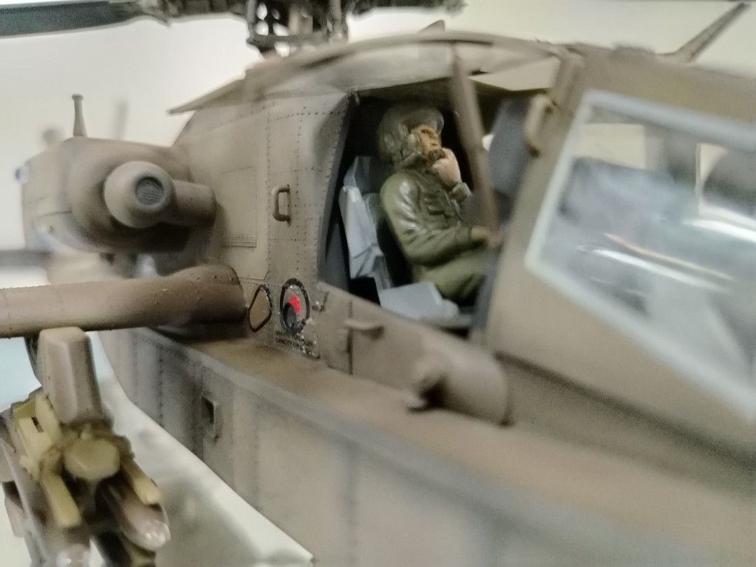 Apache Longbow AH-64D 1/35 scale, Hobbies & Toys, Stationery & Craft ...