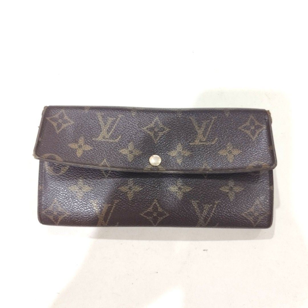 Authentic Louis Vuitton wallet with LV box, Luxury, Bags & Wallets on ...