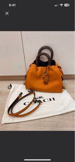 COACH, 她的時尚, 包包、錢包, 手拿包在旋轉拍賣