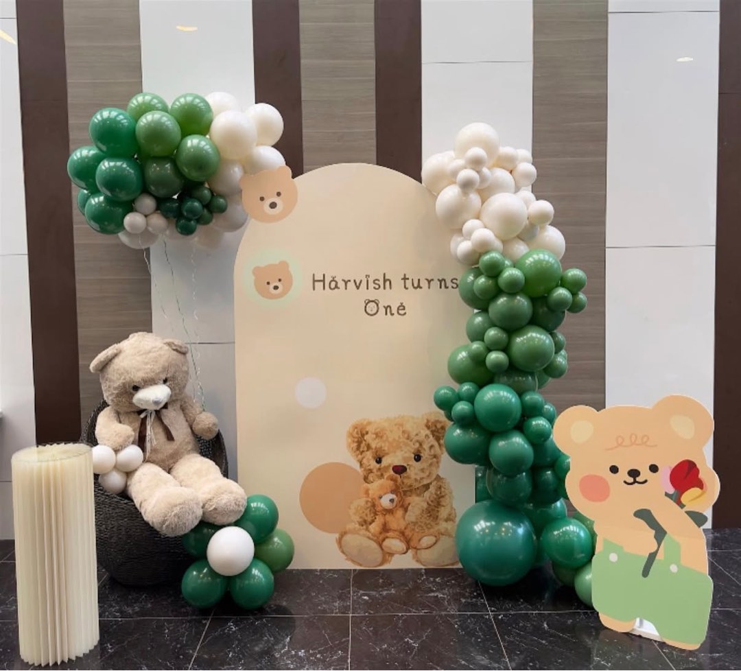 Fully customisable bear themed party backdrop for birthdays 100days and ...