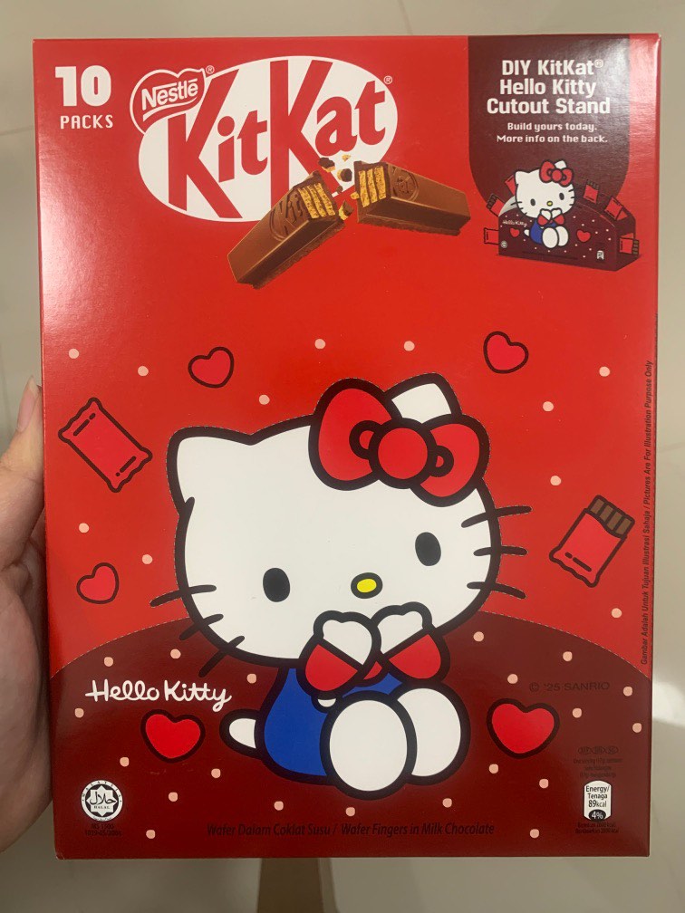 Kitkat* Hello Kitty chocolate, 嘢食 & 嘢飲, 包裝食物&即食食物 - Carousell