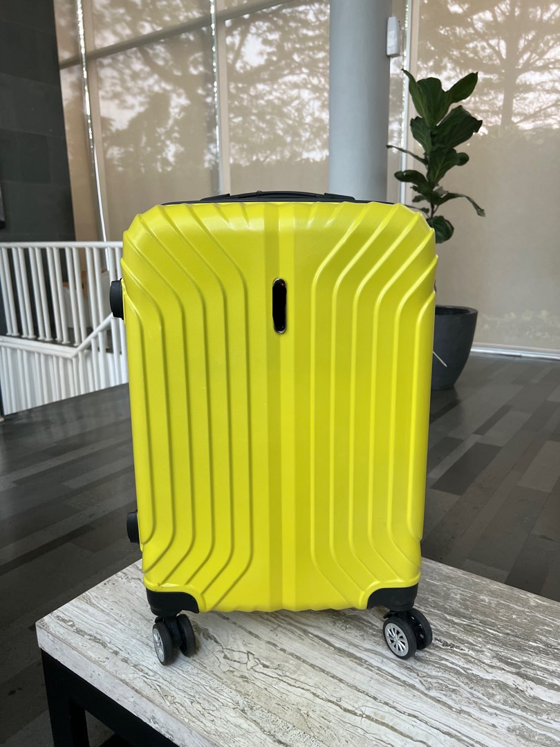 Koper 22 inch , anti pecah, Serba Serbi, Others di Carousell