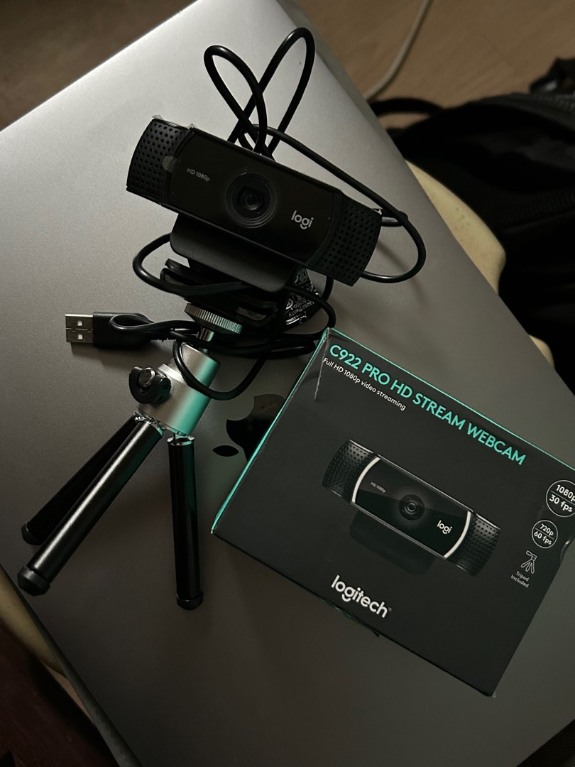 Logitech C922 PRO HD Stream webcam with tripod, Computers & Tech, Parts ...