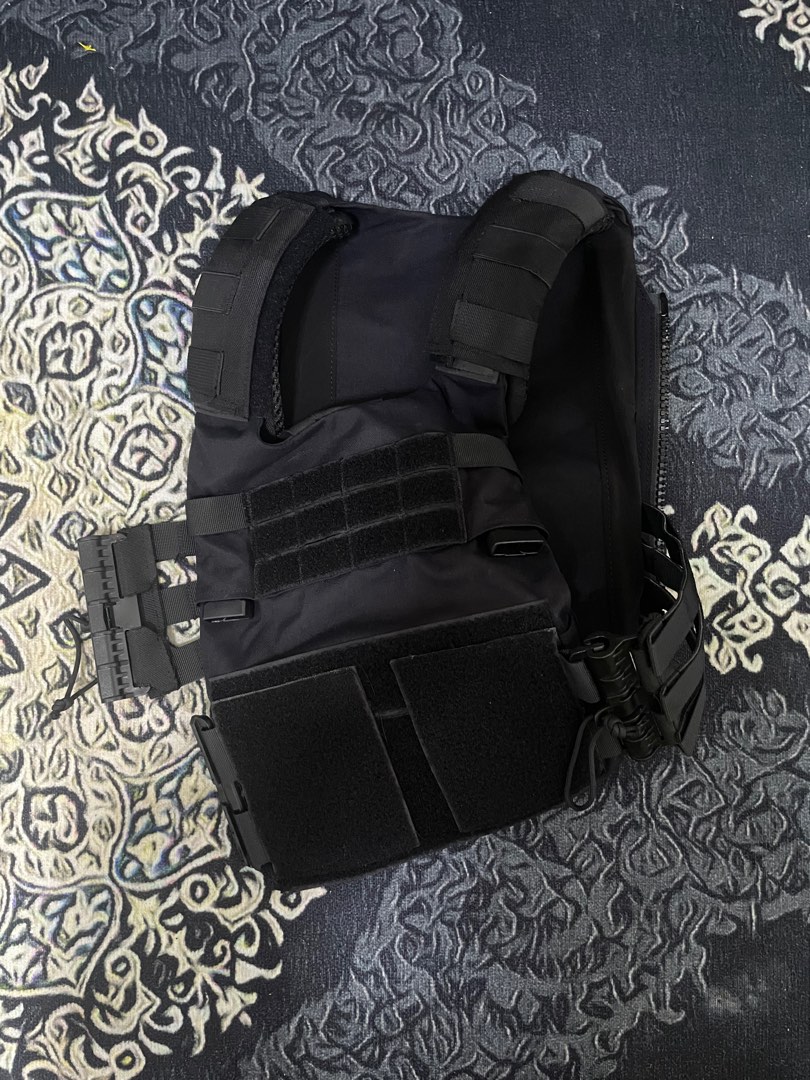 LV119 TACTICAL PLATE CARRIER, Hobbies & Toys, Toys & Games on Carousell