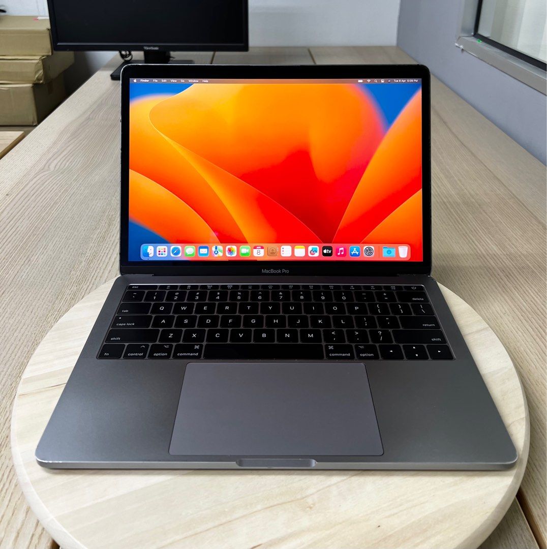 MacBook Pro 2017 (Cycle Count : 7), Computers & Tech, Laptops ...