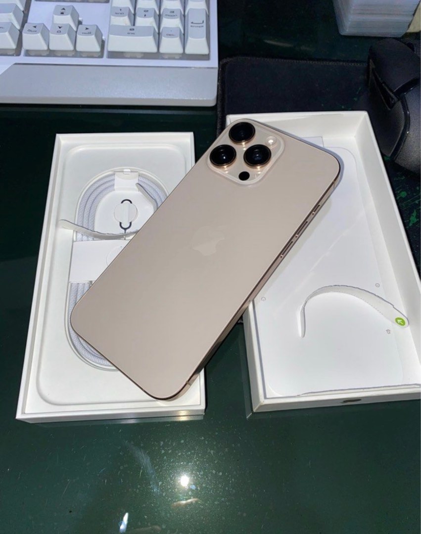 Pre-Loved iPhone 16 Pro Max. Desert Titanium. 256 GB. Fullset!, Telepon ...