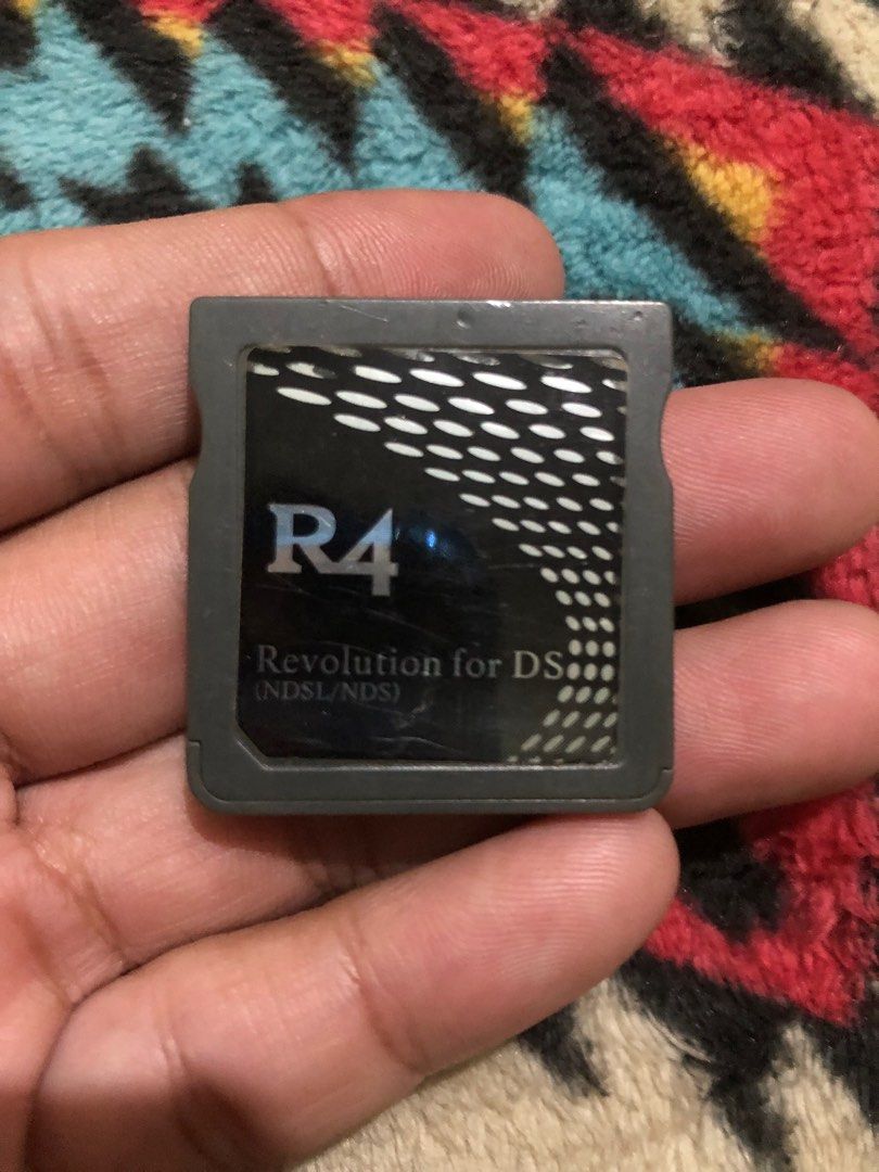 R4 cart for NDS / NDSi, Video Gaming, Video Games, Nintendo on Carousell