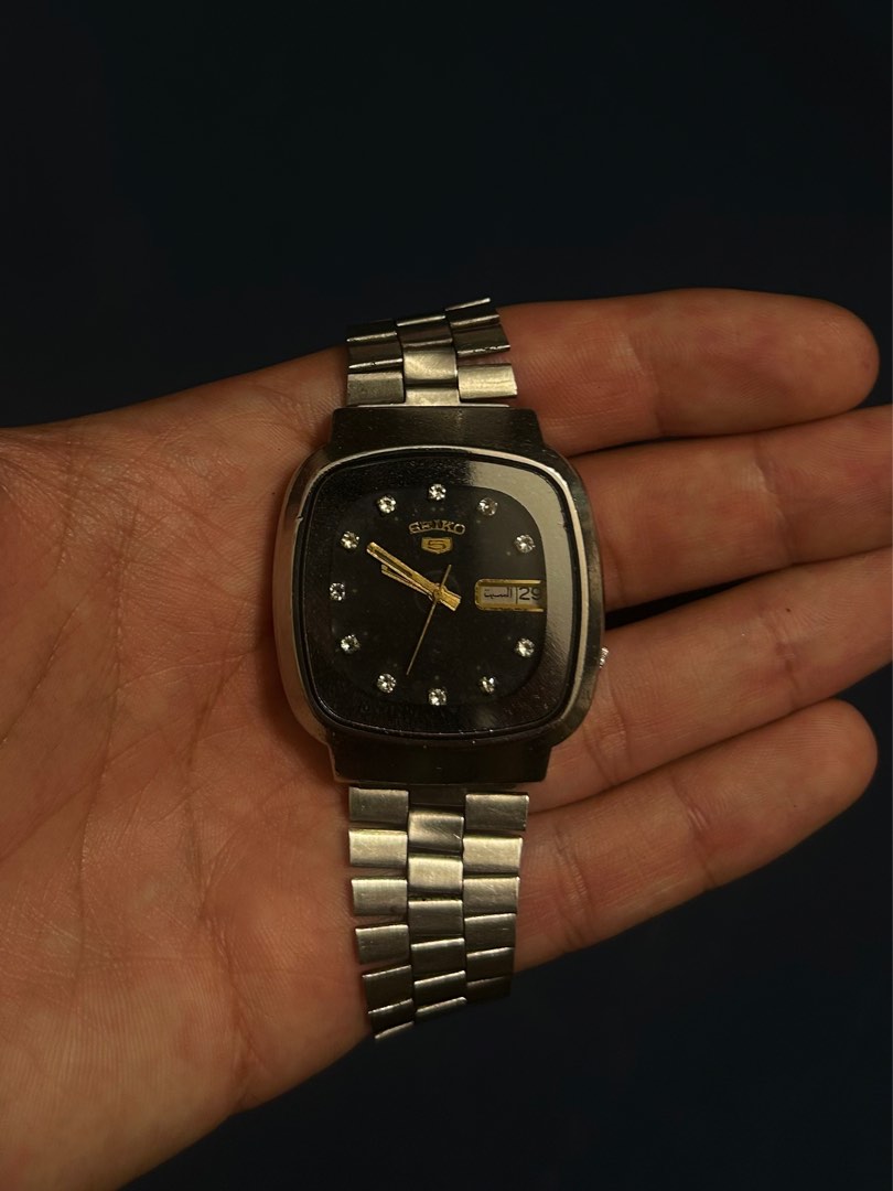 SEIKO square shaped vintage watch in great condition, Men's Fashion ...