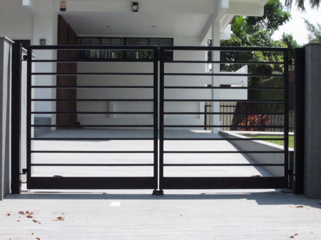 Simple driveway sliding and swing gates, Furniture & Home Living ...