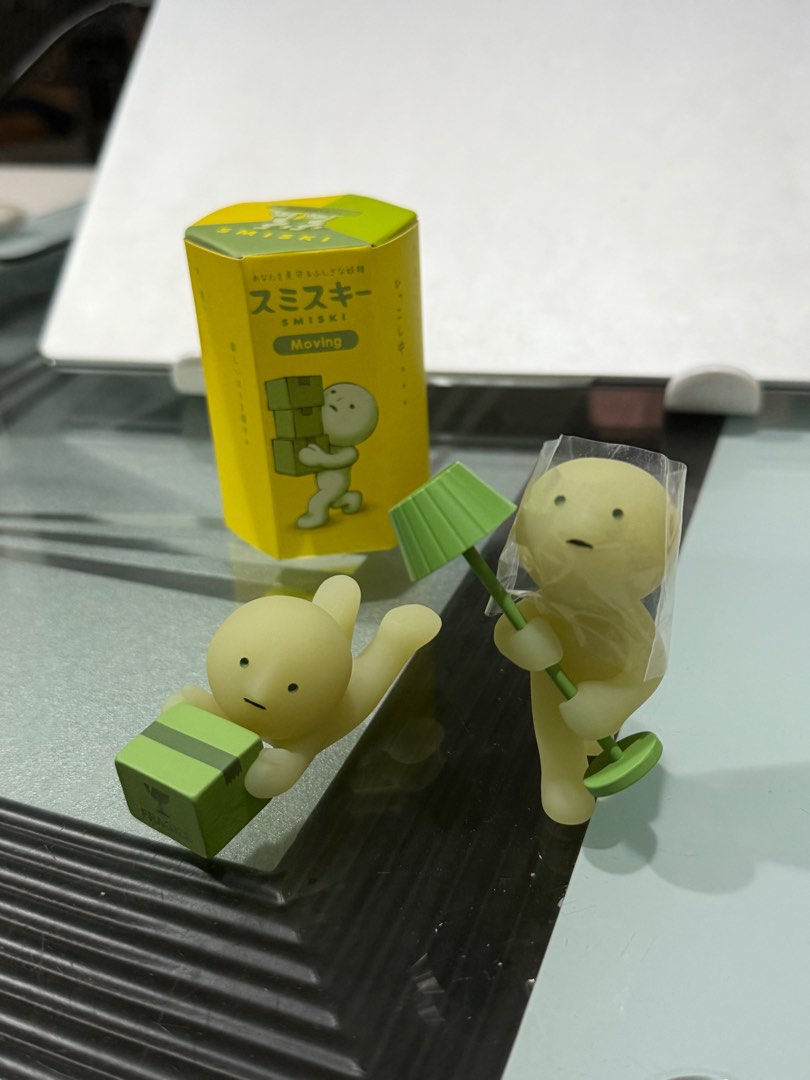 (ONE LEFT ONLY) Smiski moving series - decorative smiski, Hobbies ...