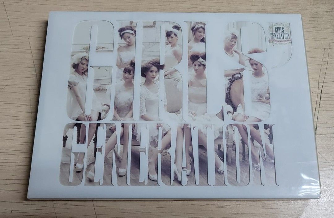 [包郵] AK CD + DVD 少女時代 Girls' Generation Japan 1st Album 期間限定盤 2011 附歌詞寫真集 The Boys MR. TAXI 韓國女子 ...