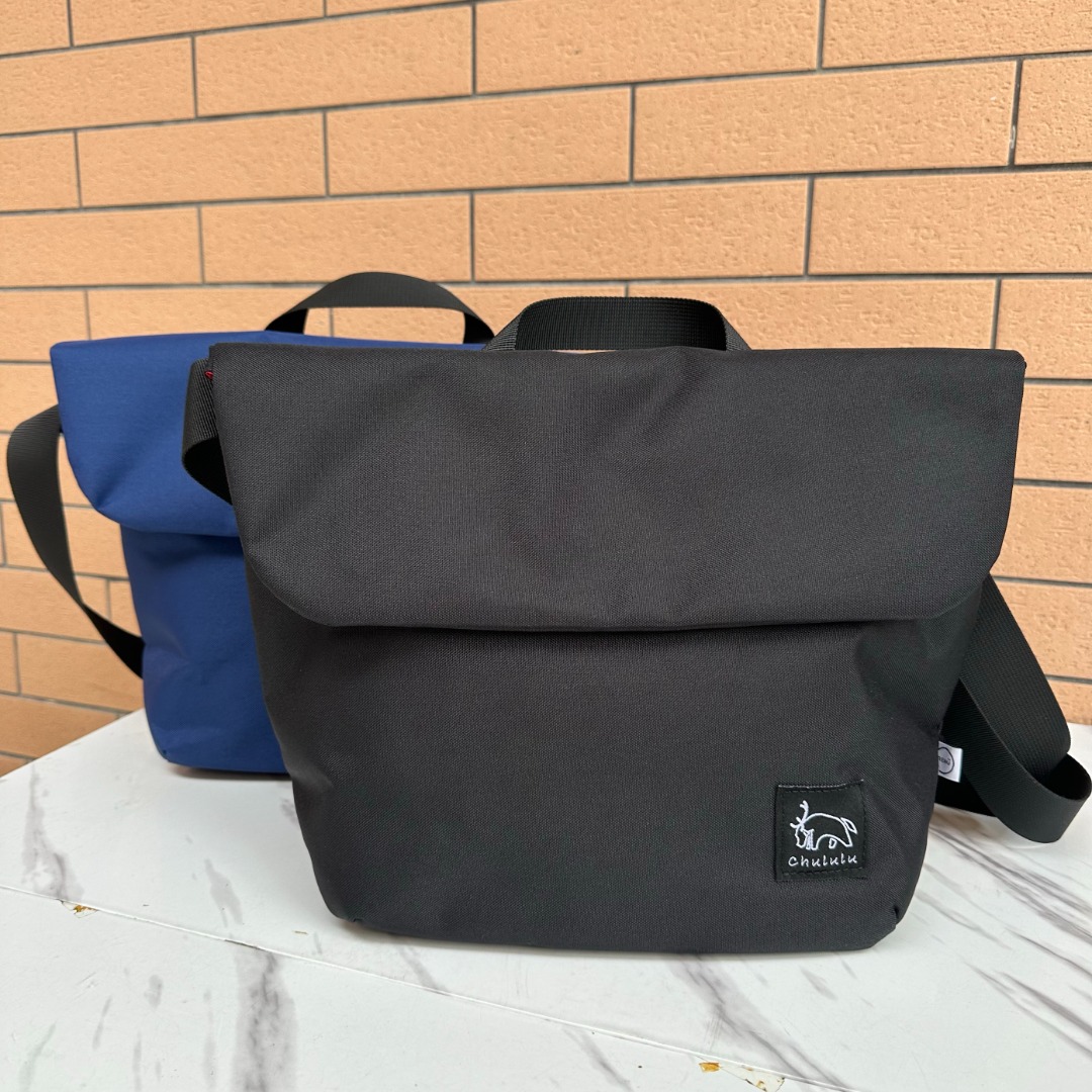日本 Chululu 黑藍色牛津布 相機 手提 斜咩袋, 男裝, 袋, 腰袋、手提袋、小袋 - Carousell