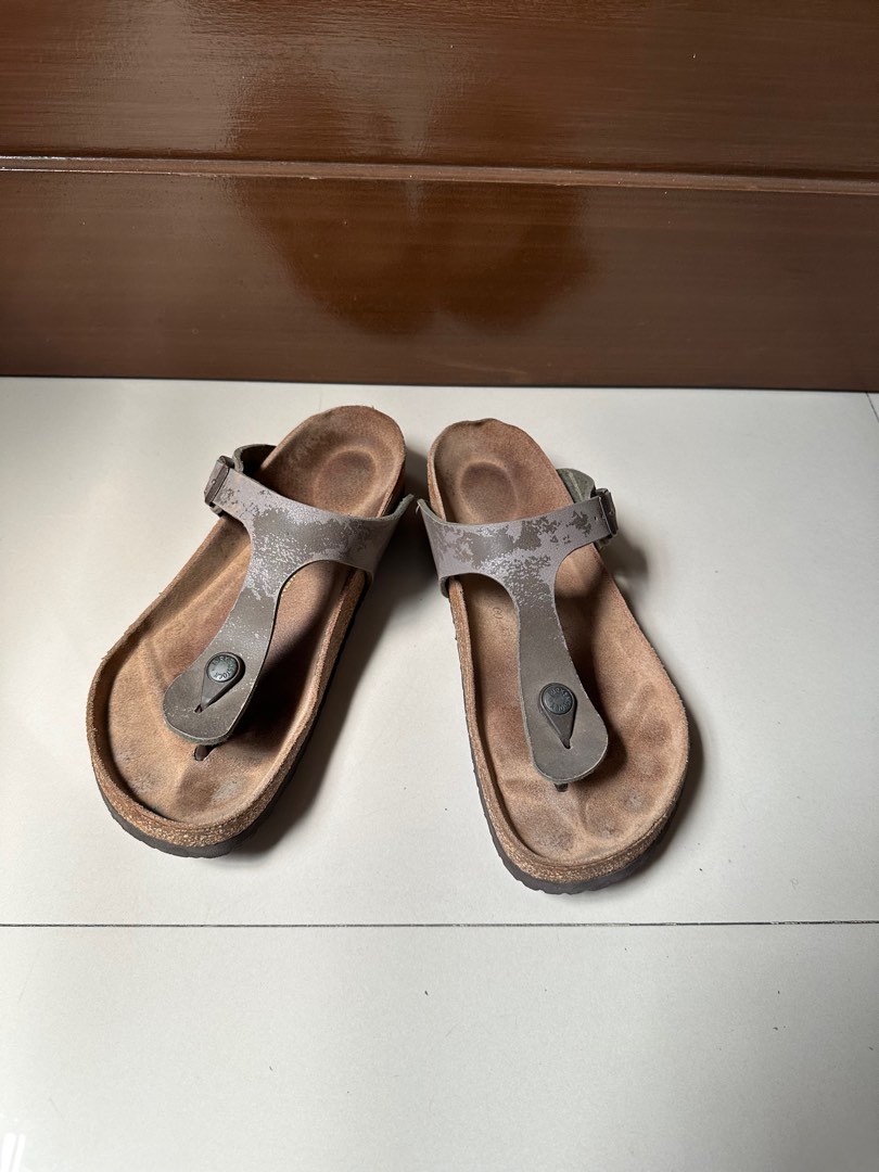 Birkenstock Gizeh, Men's Fashion, Footwear, Slippers & Slides on Carousell