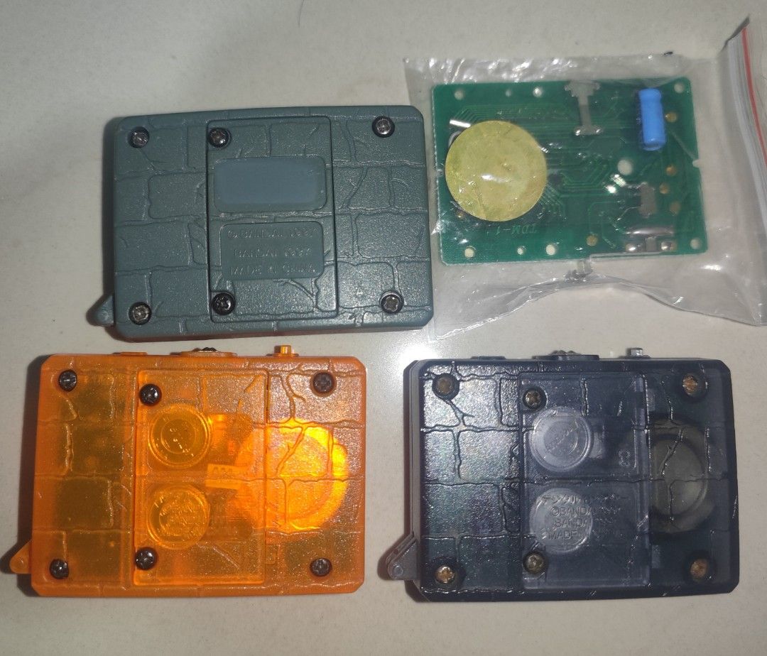 Digimon digivice vpet 97 v3 dan v2 jpn, Hobbies & Toys, Toys & Games on ...