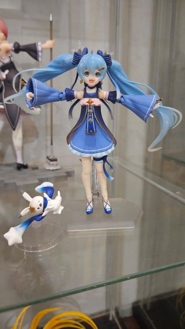 Figma snow Miku. Twinkle version, Hobbies & Toys, Toys & Games on Carousell