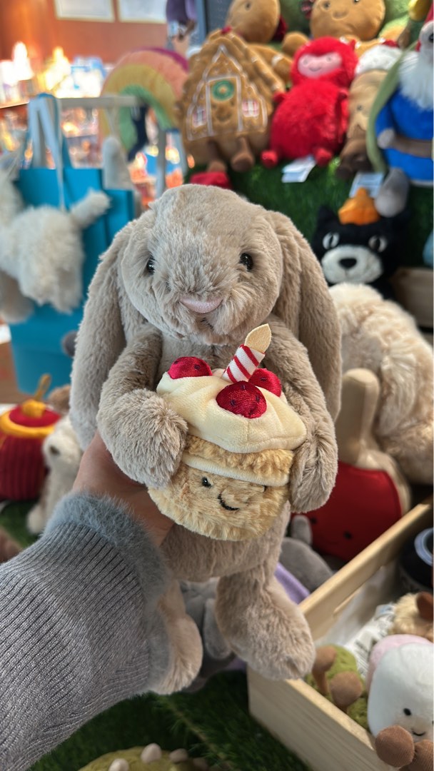 Jellycat Bashful Beige Bunny Cake Birthday, Toys & Collectibles, Mainan ...