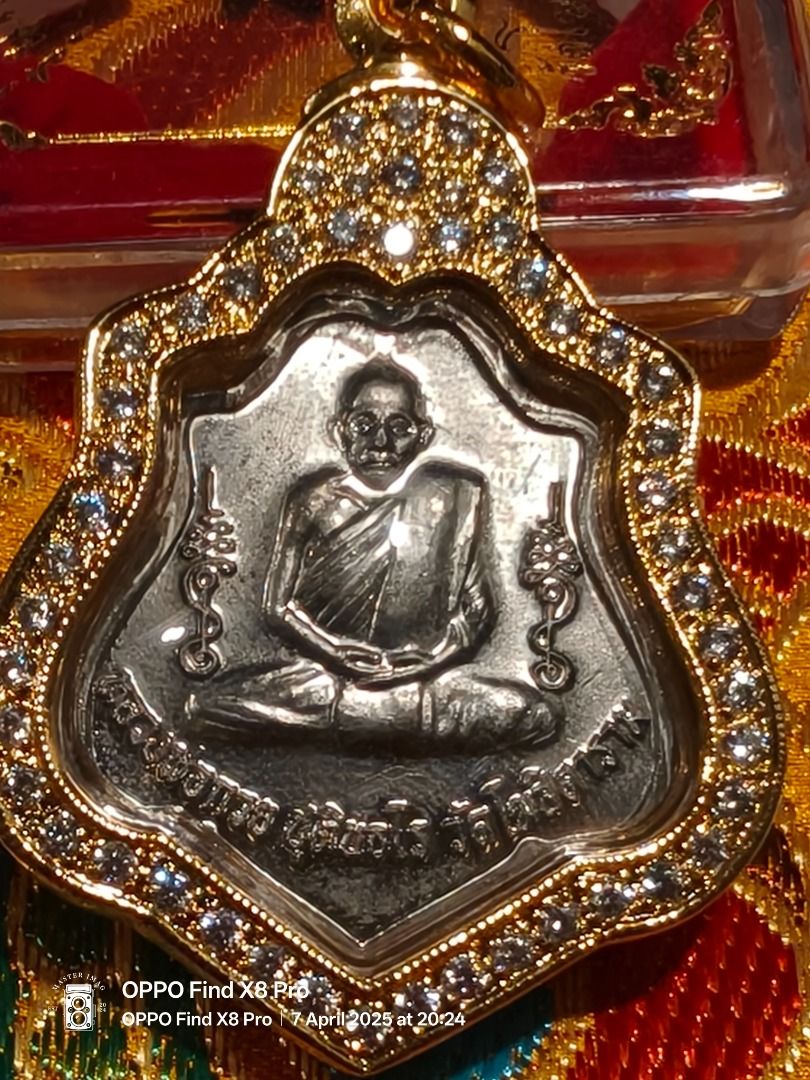 LP Kuay Rian Lang Hanuman BE 2562 (Wrap with Italy Diamond Casing), Hobbies & Toys, Memorabilia ...