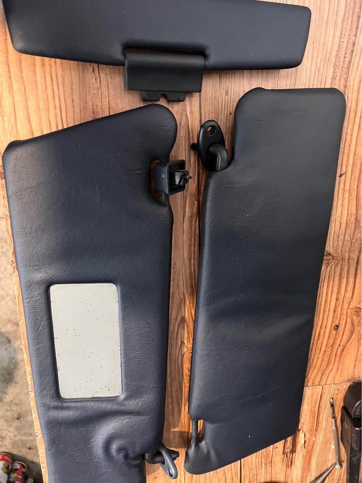 Mercedes W124 sun visor full set Blue, Auto Accessories on Carousell
