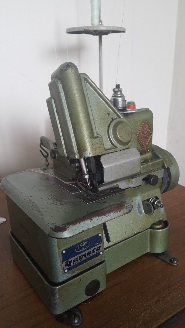 Mesin Jahit Tepi (Overlock), Hobbies & Toys, Stationery & Craft, Craft ...