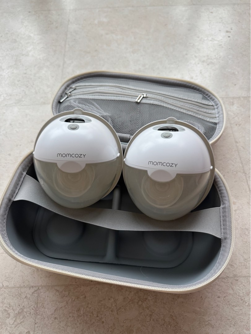 Momcozy all in one - M5 wearable breast pump (double), Babies & Kids ...