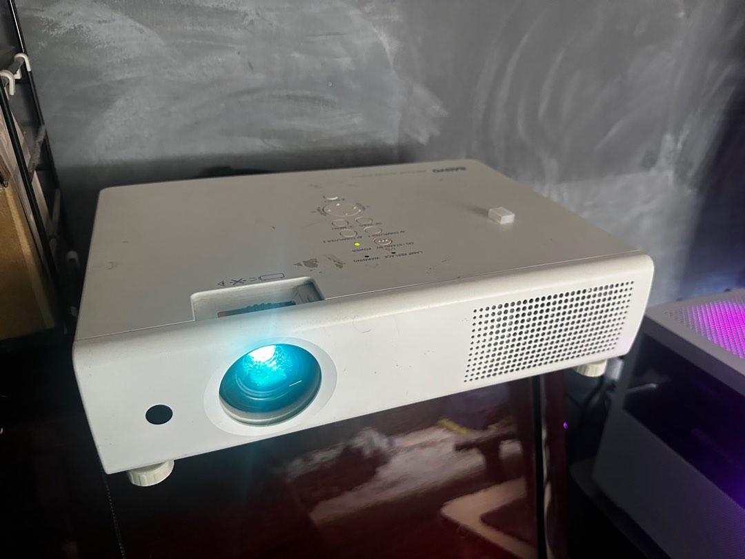 Sanyo Projecter, TV & Home Appliances, TV & Entertainment, Projectors ...