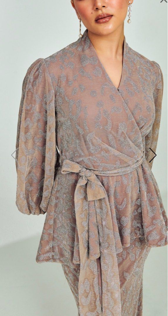 Teh firdaus GAIA silver, Women's Fashion, Muslimah Fashion, Baju Kurung ...