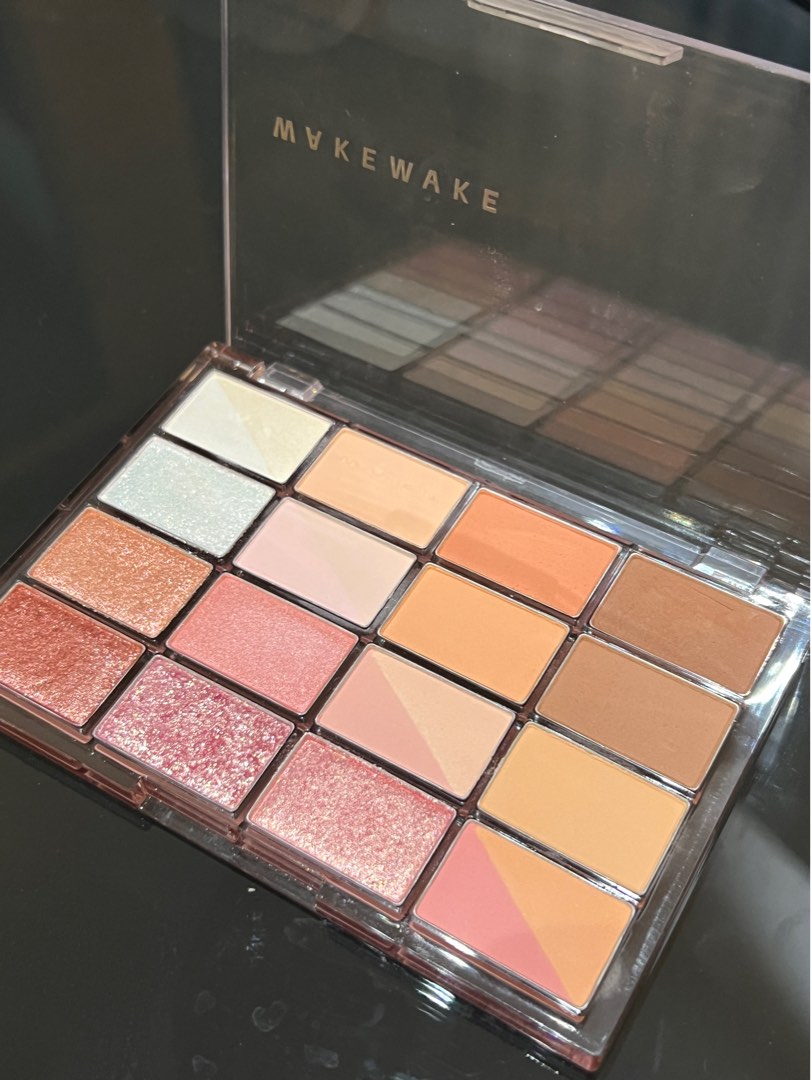 WakeMake Soft Blurring eye palette, Beauty & Personal Care, Face, Makeup on Carousell