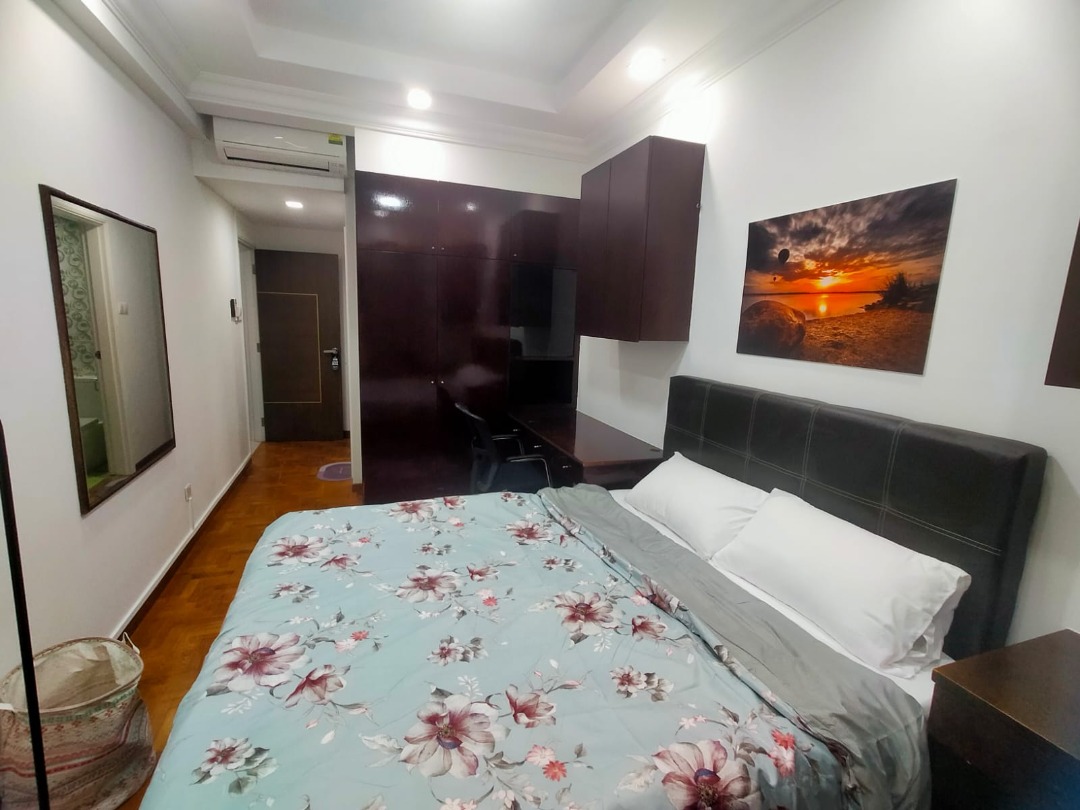 14 FLORA ROAD JUNIOR MASTER ROOM W/ATTACHED BATHROOM. SUITABLE FOR COUPLE STAY. AVAILABLE ON MAY ...