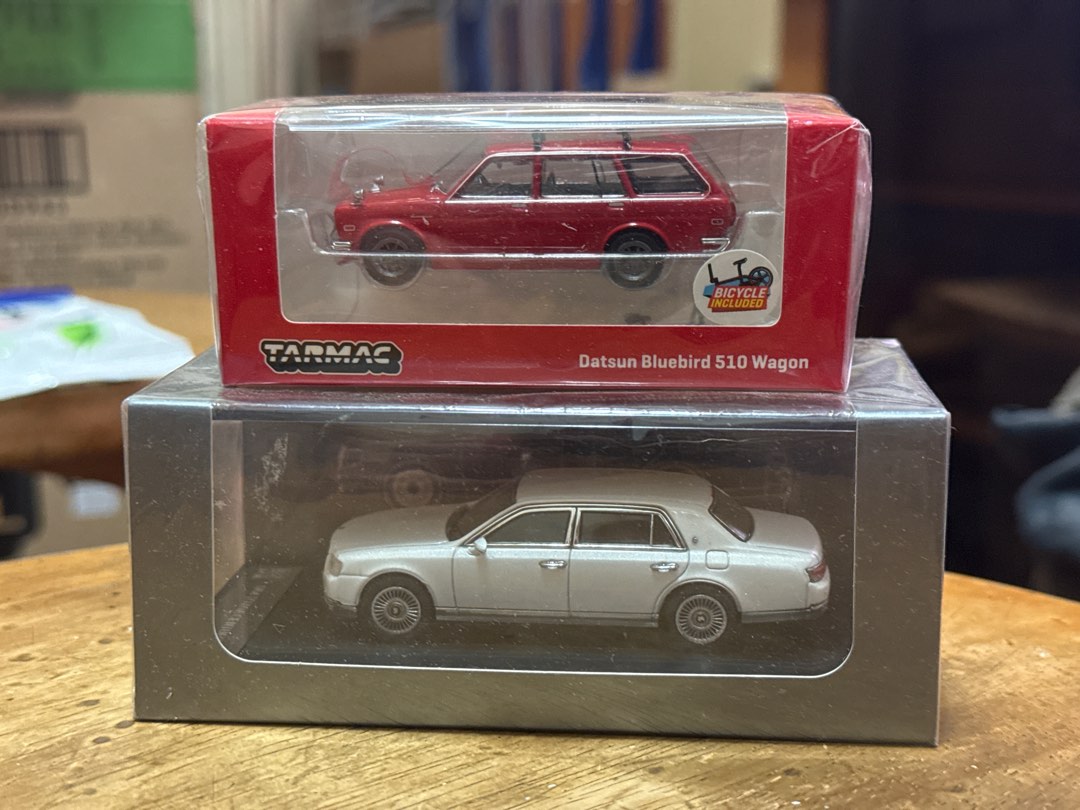 1/64 Toyota Crown Century/ Datsun Bluebird Tarmac, 興趣及遊戲, 玩具 & 遊戲類 ...