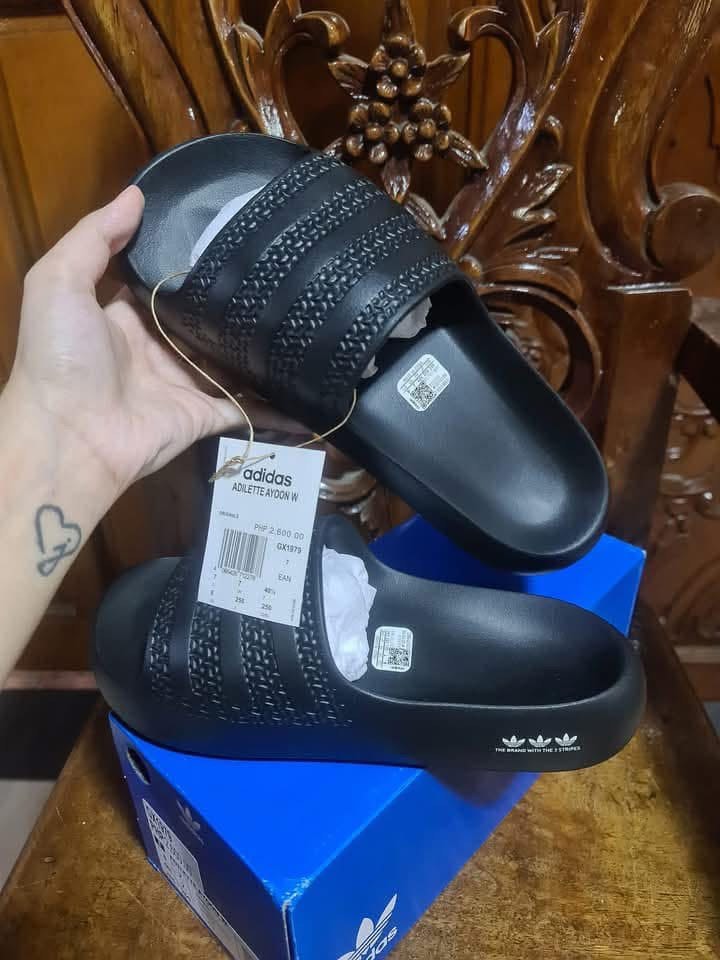 Adidas Adilette Ayoon Slides, Women's Fashion, Footwear, Slippers and slides on Carousell