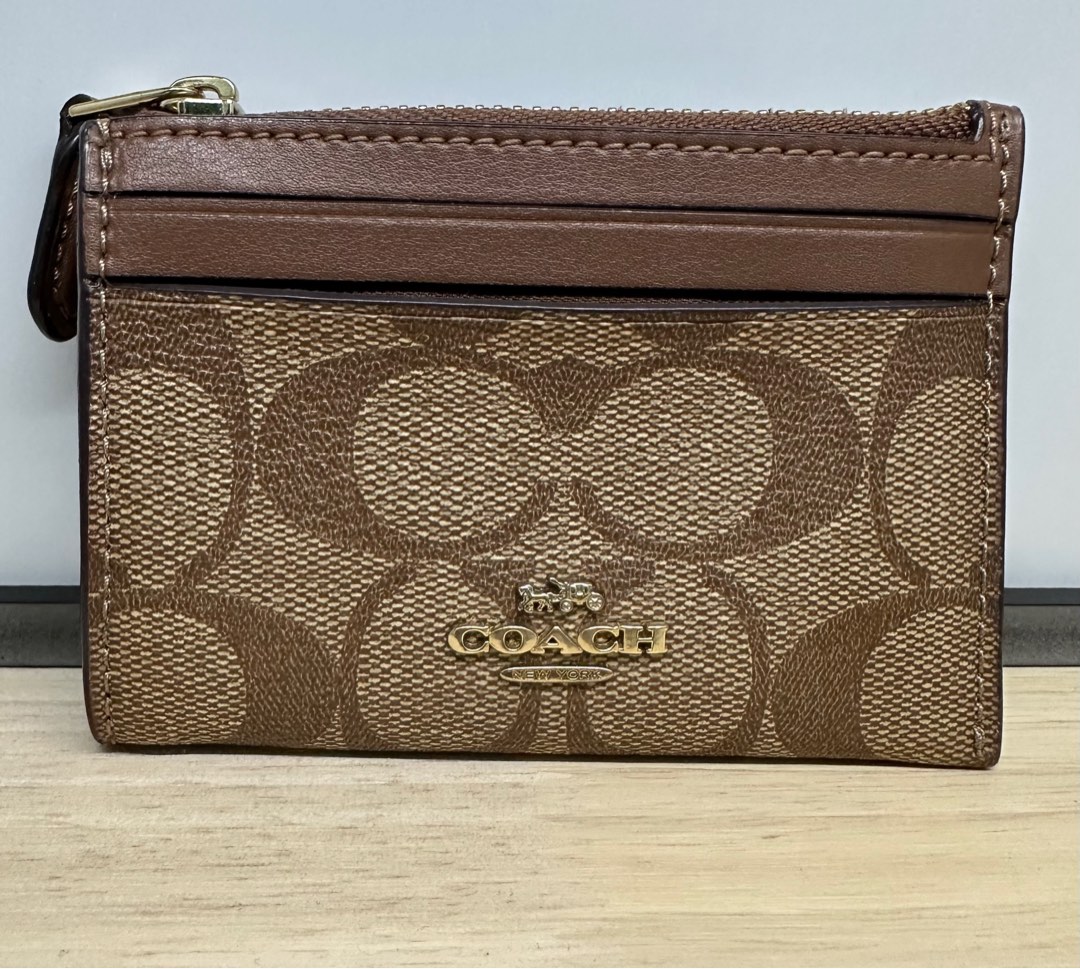 Coach Card wallet, Women's Fashion, Bags & Wallets, Wallets & Card ...