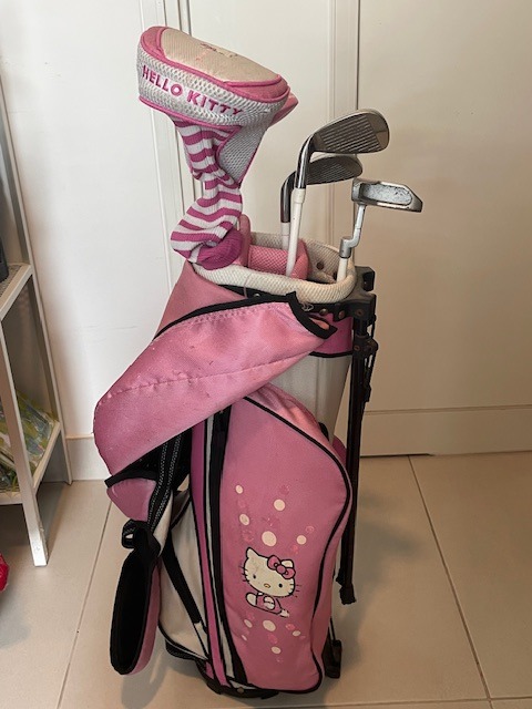 Hello Kitty Golf Set (Junior) 2 woods, 2 irons and putter, Sports ...